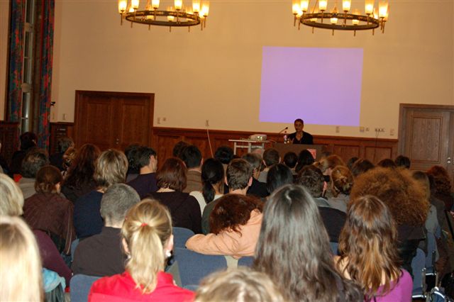 Photos of Prof. Spivak’s Speech | Center for Intercultural Studies